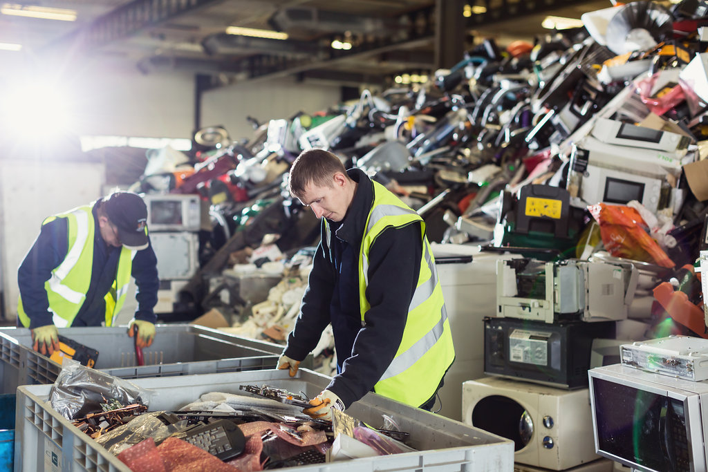 Adding value to remanufacturing: Operationalising a reverse logistics ...